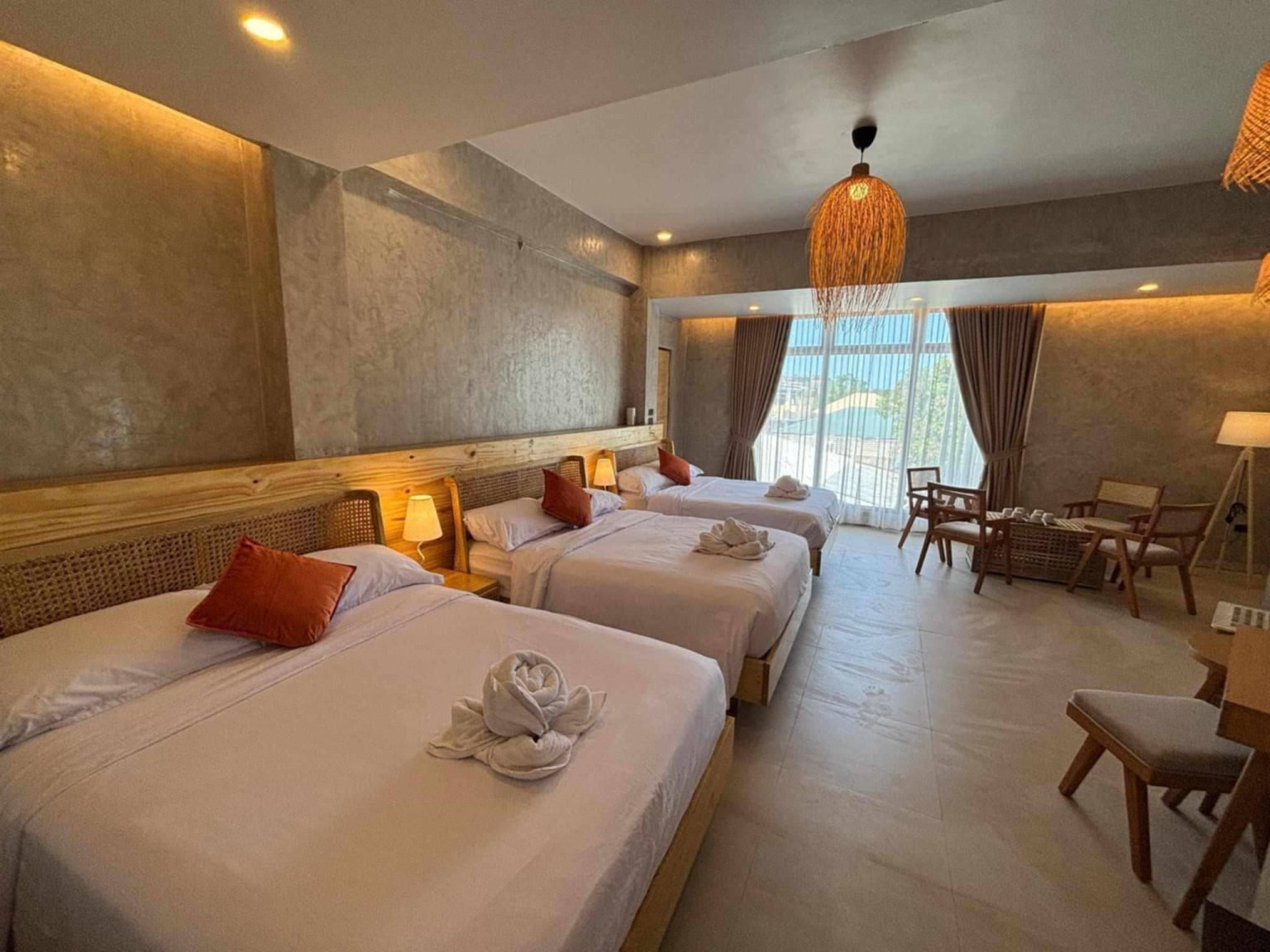 Balay Isabel Bed and Breakfast - Balay Isabel near surfing beach